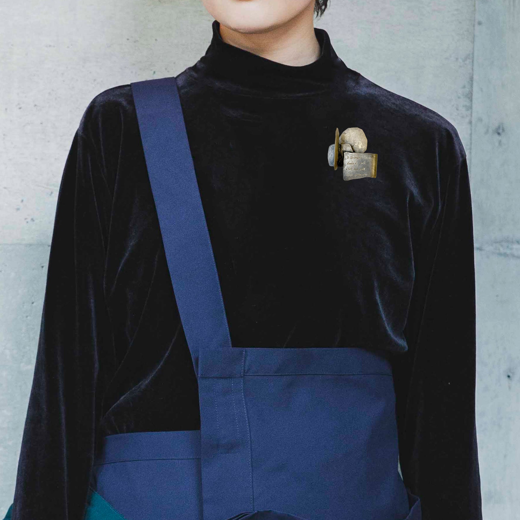 Message Pin Brooch – HiNGE Dept Accessory